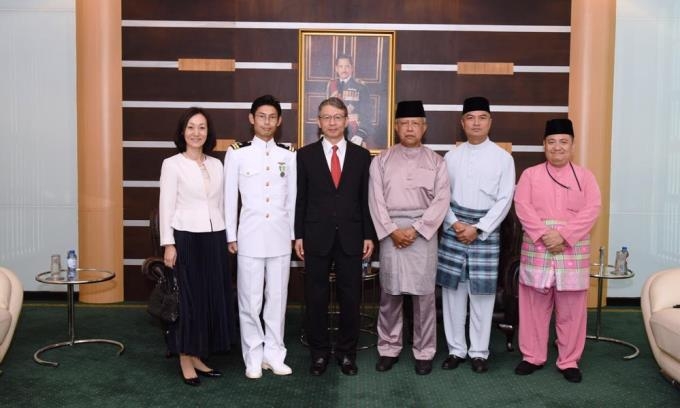 Ambassador Yamamoto's courtesy call to Pehin Halbi, Second Minister of ...